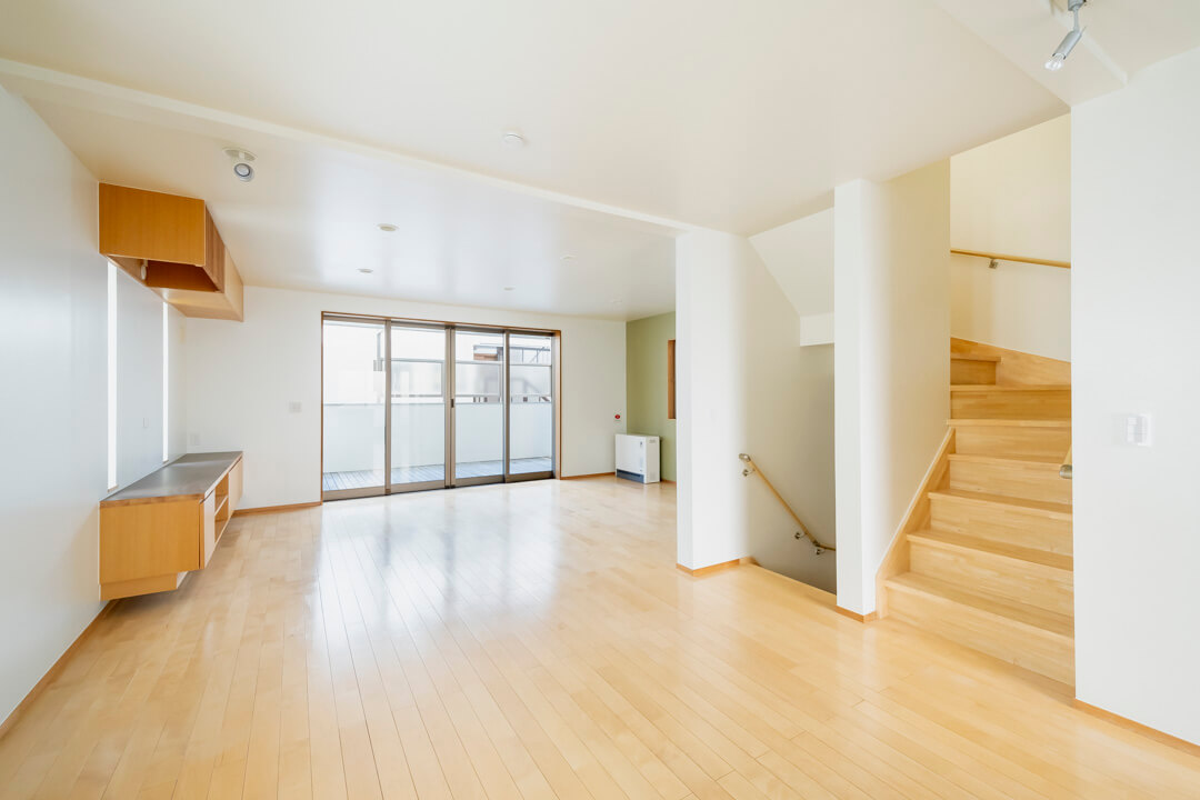 新宿区矢来町 様々な居場所を与えてくれる、戸建て4LDK 東京の高級中古マンション／リノベーションマンションの【mitaina（ミタイナ）】