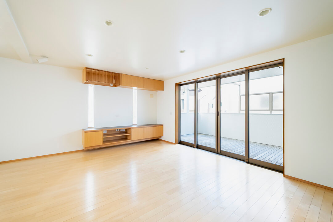 新宿区矢来町 様々な居場所を与えてくれる、戸建て4LDK 東京の高級中古マンション／リノベーションマンションの【mitaina（ミタイナ）】