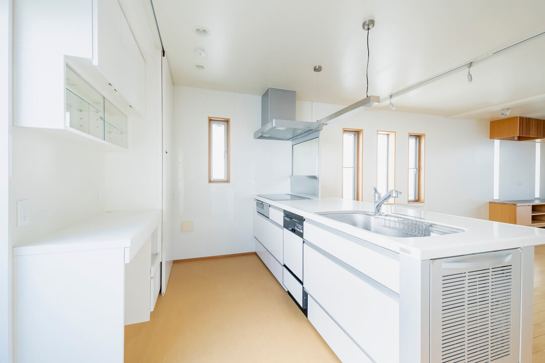 新宿区矢来町 様々な居場所を与えてくれる、戸建て4LDK 東京の高級中古マンション／リノベーションマンションの【mitaina（ミタイナ）】