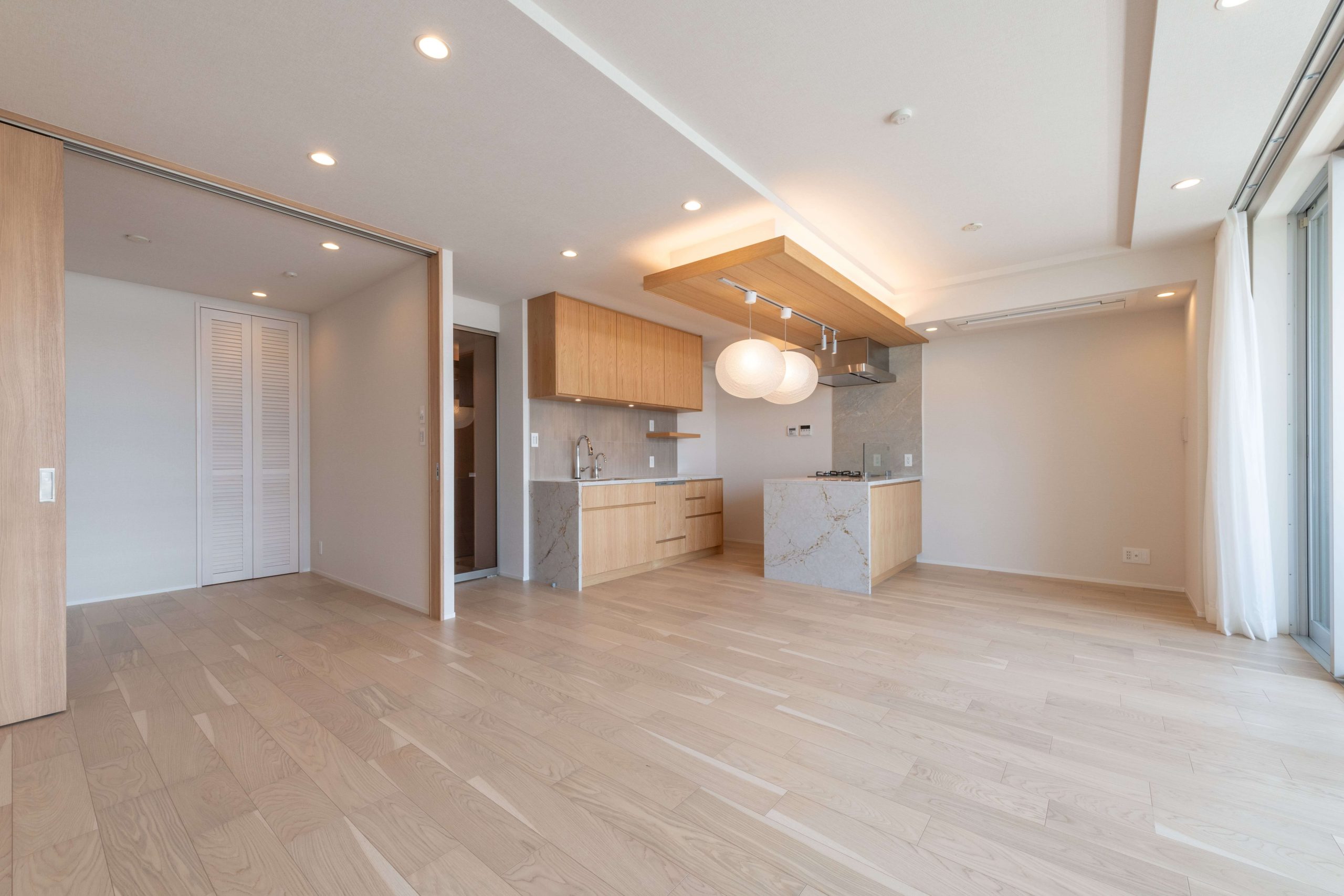 The目黒四季レジデンス ゆったり寛げる約18帖のLDK 東京の高級中古マンション／リノベーションマンションの【mitaina（ミタイナ）】