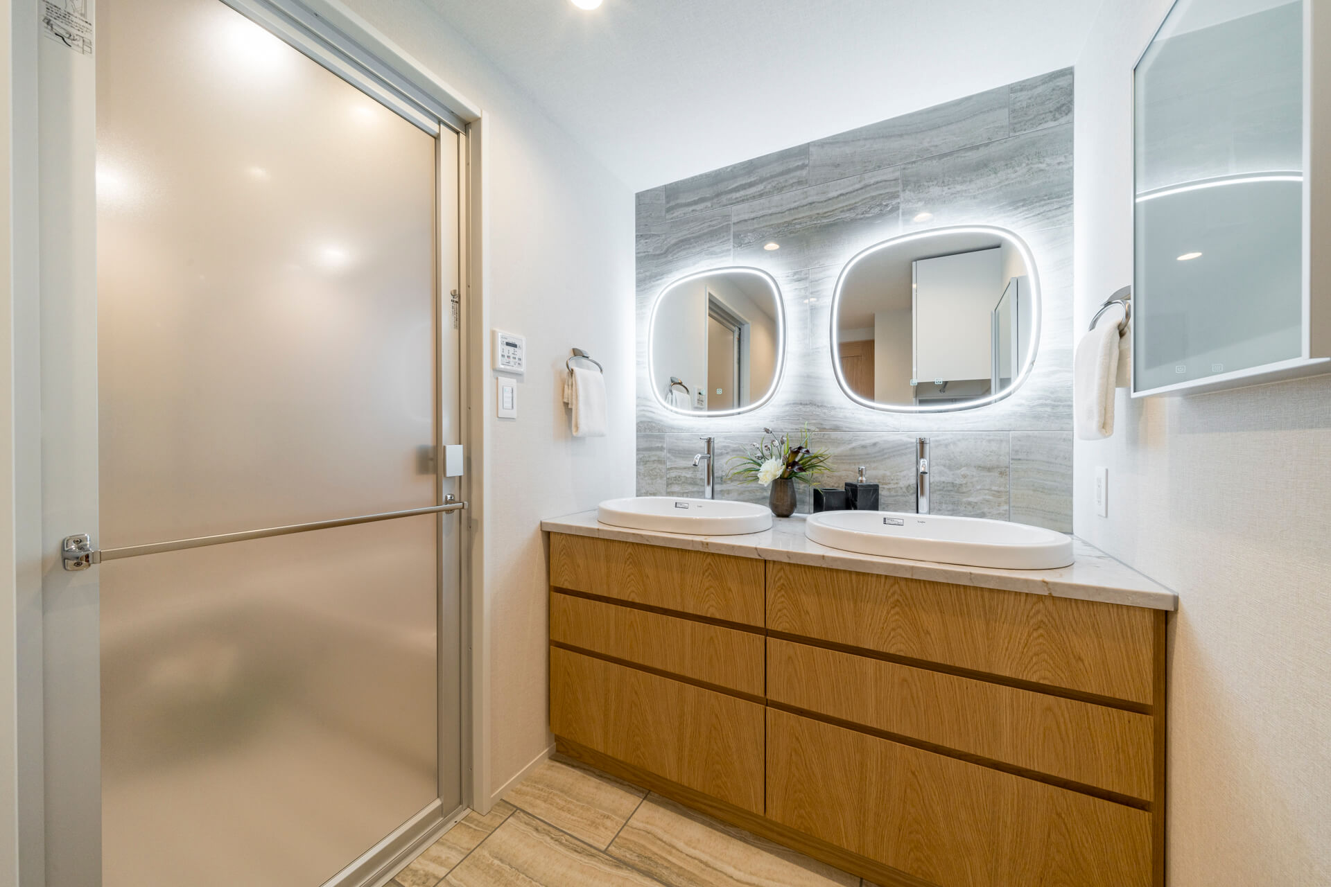 The目黒四季レジデンス ゆったり寛げる約18帖のLDK 東京の高級中古マンション／リノベーションマンションの【mitaina（ミタイナ）】