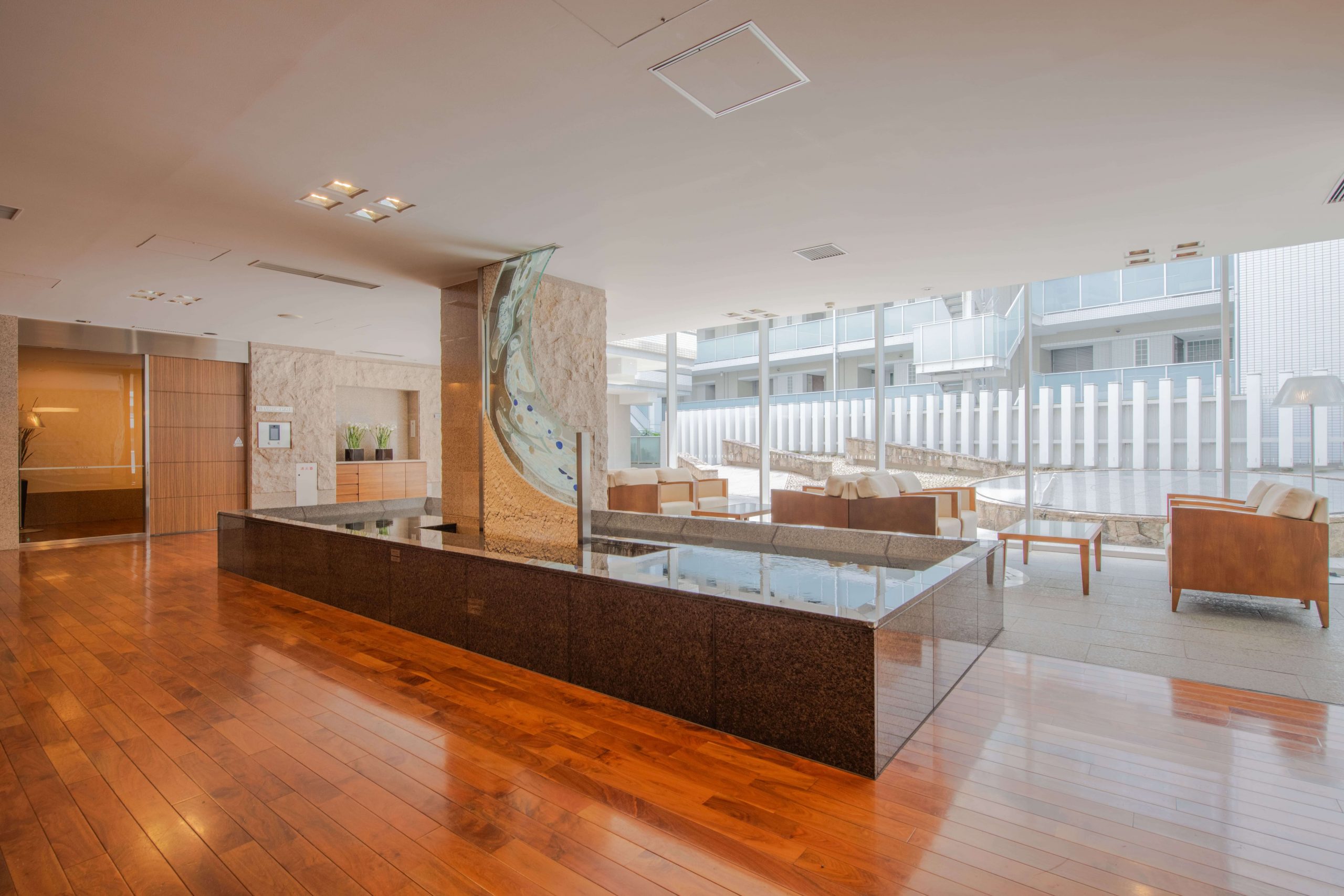 The目黒四季レジデンス ゆったり寛げる約18帖のLDK 東京の高級中古マンション／リノベーションマンションの【mitaina（ミタイナ）】