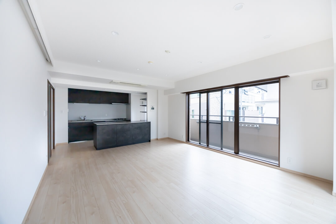 ファミールコート白金ヒルズ 96㎡超え！ゆったり過ごせる日当たり良好な角部屋3LDK 東京の高級中古マンション／リノベーションマンションの【mitaina（ミタイナ）】