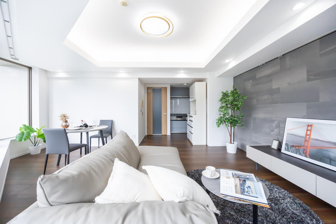 コスモポリス品川 窓に囲まれた角部屋！開放感溢れるLDKが魅力的な2SLDK 東京の高級中古マンション／リノベーションマンションの【mitaina（ミタイナ）】