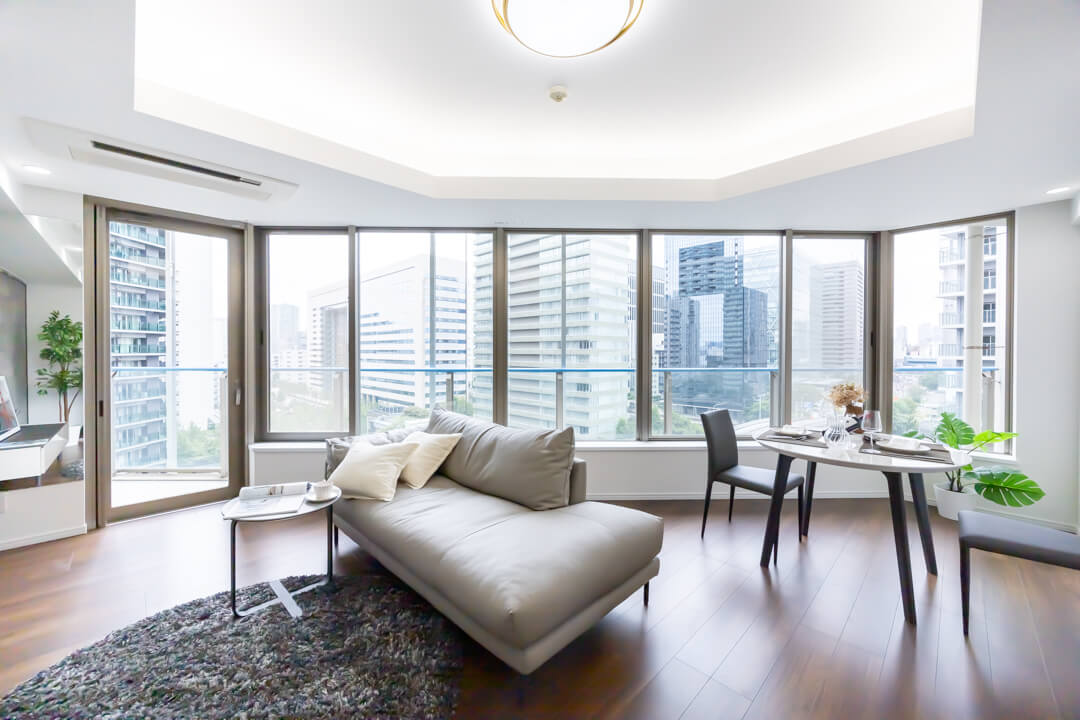 コスモポリス品川 窓に囲まれた角部屋！開放感溢れるLDKが魅力的な2SLDK 東京の高級中古マンション／リノベーションマンションの【mitaina（ミタイナ）】