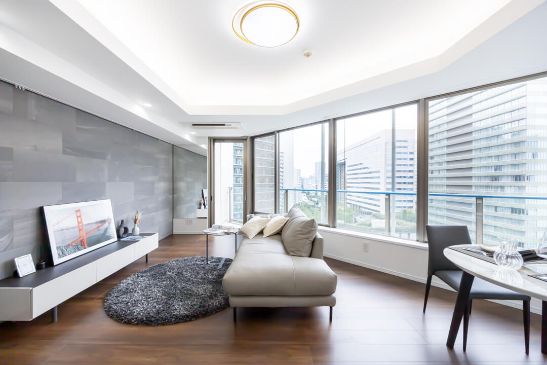 コスモポリス品川 窓に囲まれた角部屋！開放感溢れるLDKが魅力的な2SLDK 東京の高級中古マンション／リノベーションマンションの【mitaina（ミタイナ）】