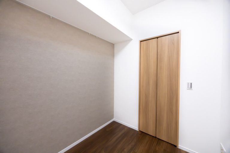 コスモポリス品川 窓に囲まれた角部屋！開放感溢れるLDKが魅力的な2SLDK 東京の高級中古マンション／リノベーションマンションの【mitaina（ミタイナ）】