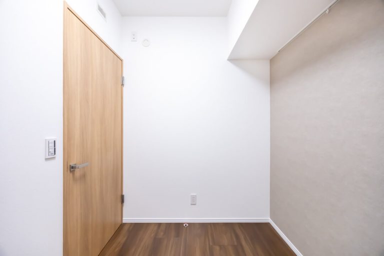 コスモポリス品川 窓に囲まれた角部屋！開放感溢れるLDKが魅力的な2SLDK 東京の高級中古マンション／リノベーションマンションの【mitaina（ミタイナ）】