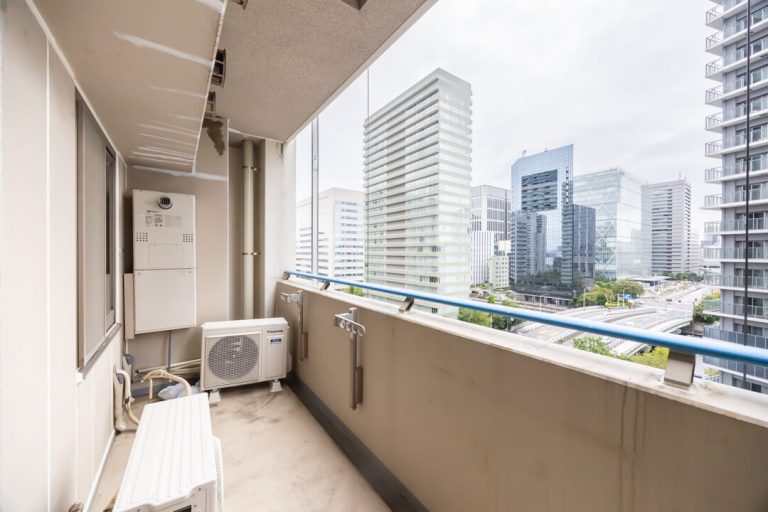 コスモポリス品川 窓に囲まれた角部屋！開放感溢れるLDKが魅力的な2SLDK 東京の高級中古マンション／リノベーションマンションの【mitaina（ミタイナ）】