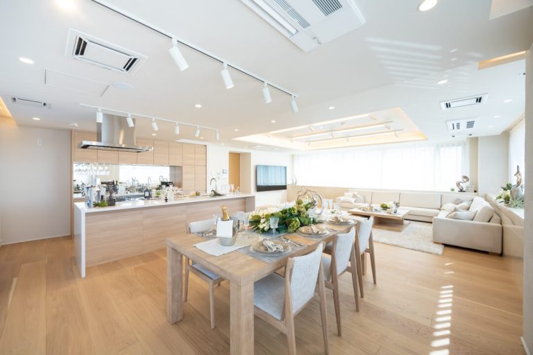 ザ・ハウス南麻布 南麻布に佇む高級レジデンス、170㎡超の開放感溢れる2LDK 東京の高級中古マンション／リノベーションマンションの【mitaina（ミタイナ）】