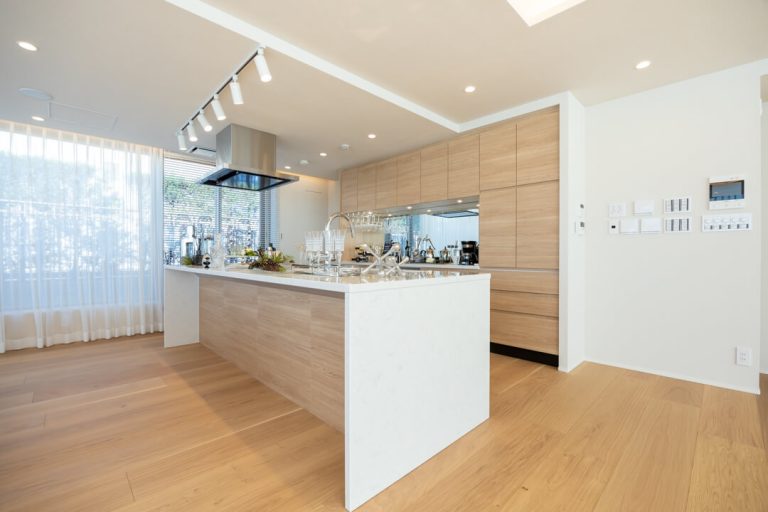 ザ・ハウス南麻布 南麻布に佇む高級レジデンス、170㎡超の開放感溢れる2LDK 東京の高級中古マンション／リノベーションマンションの【mitaina（ミタイナ）】