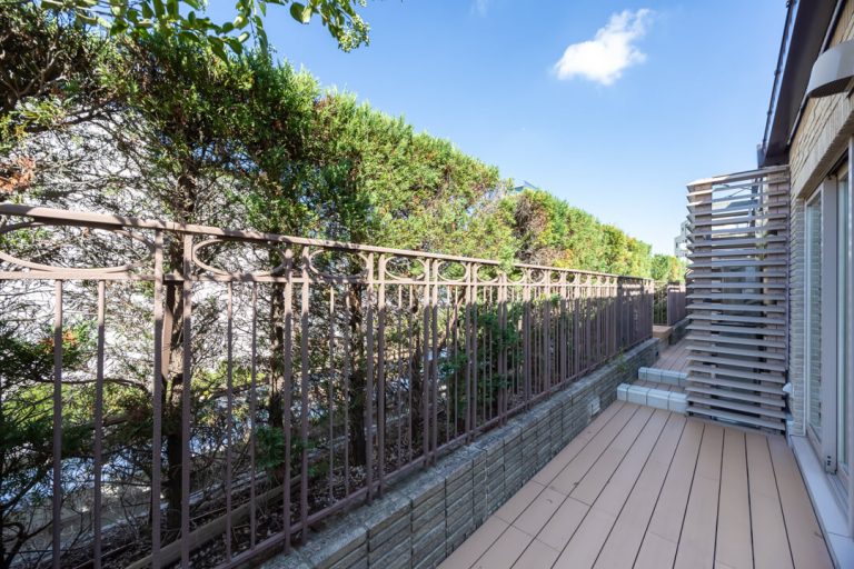 ザ・ハウス南麻布 南麻布に佇む高級レジデンス、170㎡超の開放感溢れる2LDK 東京の高級中古マンション／リノベーションマンションの【mitaina（ミタイナ）】