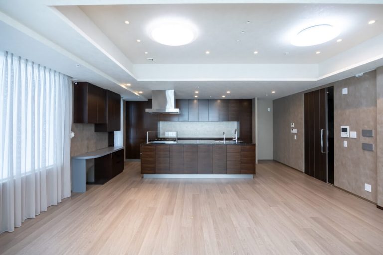 ザ・パークハウス高輪タワー 140㎡超のゆとりある3LDK、高輪皇族邸を望む最上階南西角住戸 東京の高級中古マンション／リノベーションマンションの【mitaina（ミタイナ）】