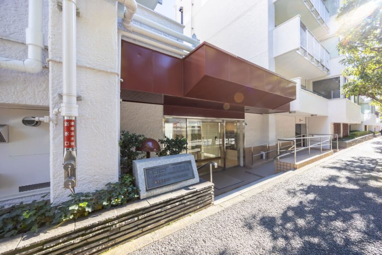 高輪パークマンション 高輪皇室邸隣接！ゆとりのある暮らしを叶える137㎡超えの3LDK 東京の高級中古マンション／リノベーションマンションの【mitaina（ミタイナ）】