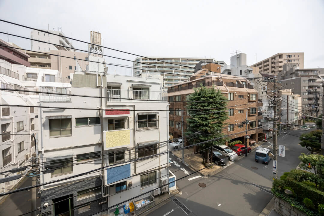 フォルム南麻布 2面バルコニー付き、通風良好な2LDK 東京の高級中古マンション／リノベーションマンションの【mitaina（ミタイナ）】