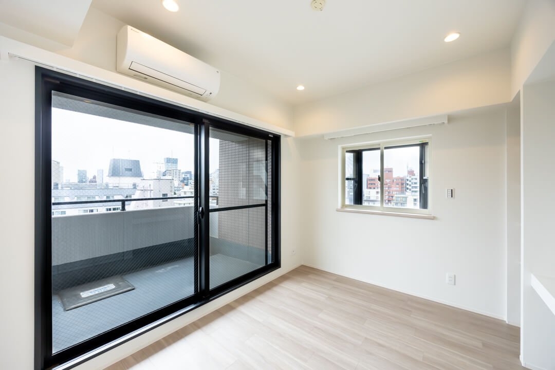 インフィニティ南青山 10階部分で三方角部屋！ワイドバルコニー付きの1LDK 東京の高級中古マンション／リノベーションマンションの【mitaina（ミタイナ）】