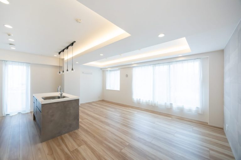 三軒茶屋パーク・マンション 約30㎡超えのルーフバルコニー付き！三方角部屋の2LDK 東京の高級中古マンション／リノベーションマンションの【mitaina（ミタイナ）】