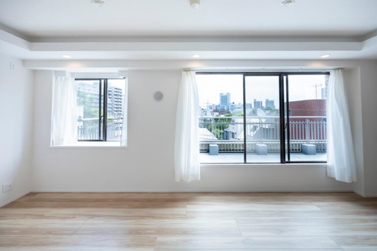 三軒茶屋パーク・マンション 約30㎡超えのルーフバルコニー付き！三方角部屋の2LDK 東京の高級中古マンション／リノベーションマンションの【mitaina（ミタイナ）】