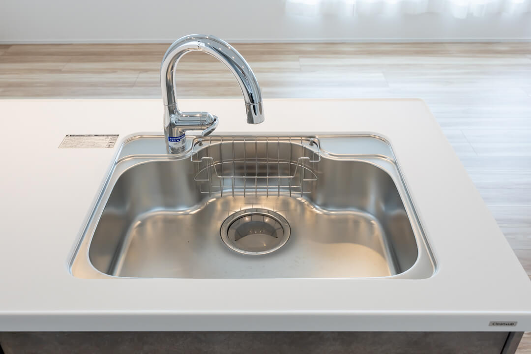 三軒茶屋パーク・マンション 約30㎡超えのルーフバルコニー付き！三方角部屋の2LDK 東京の高級中古マンション／リノベーションマンションの【mitaina（ミタイナ）】